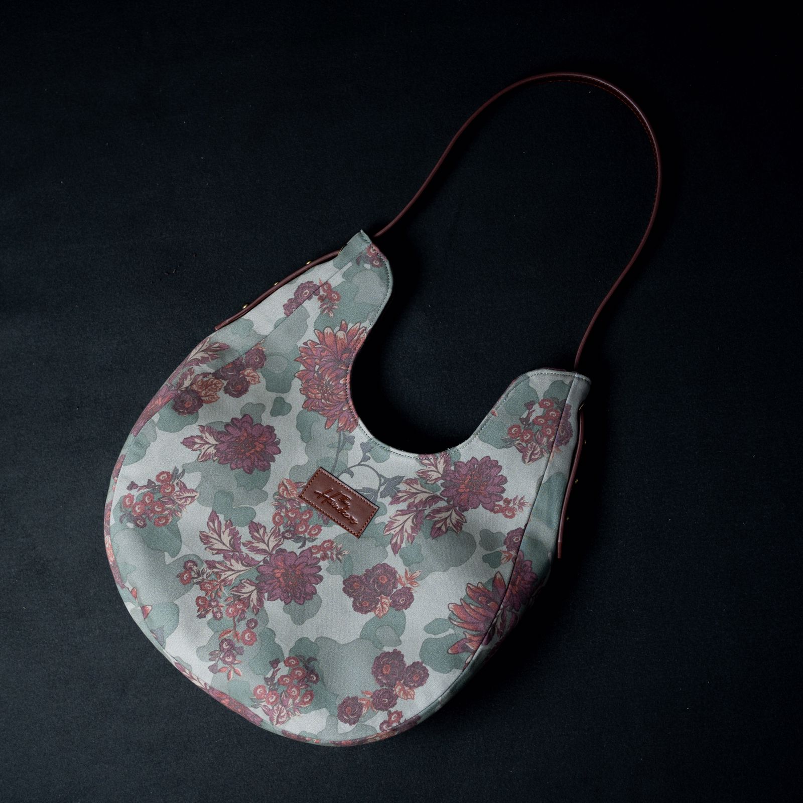 Yara Shoulder Bag - BeshiDeshi